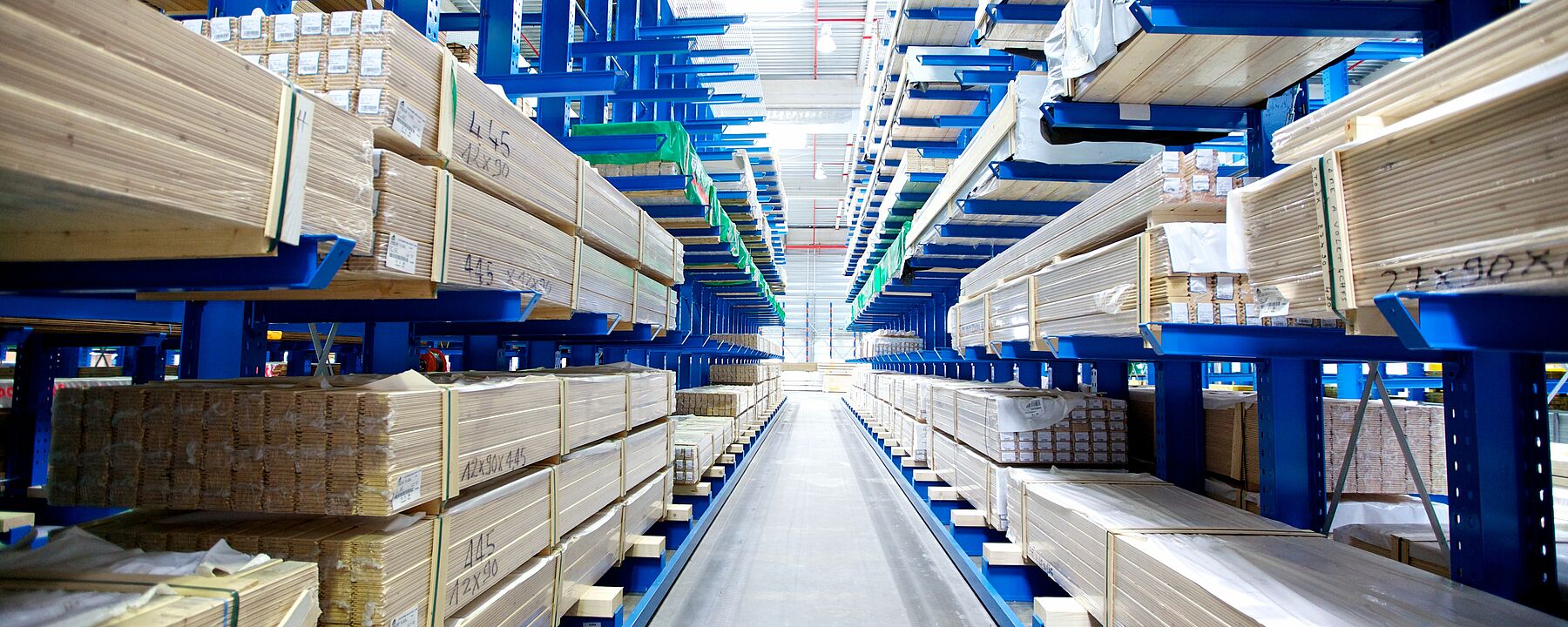 Cantilever racking for building material | Storage systems | OHRA Ireland